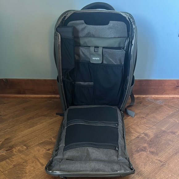 Bags | Hunter Green Nomatic Backpack | Poshmark